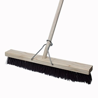 A562- BROOM PLATFORM 600 HARD – BCC Home Housewares and more